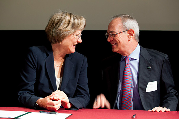 Cambridge, Harvard, and MIT sign compact — Harvard Gazette