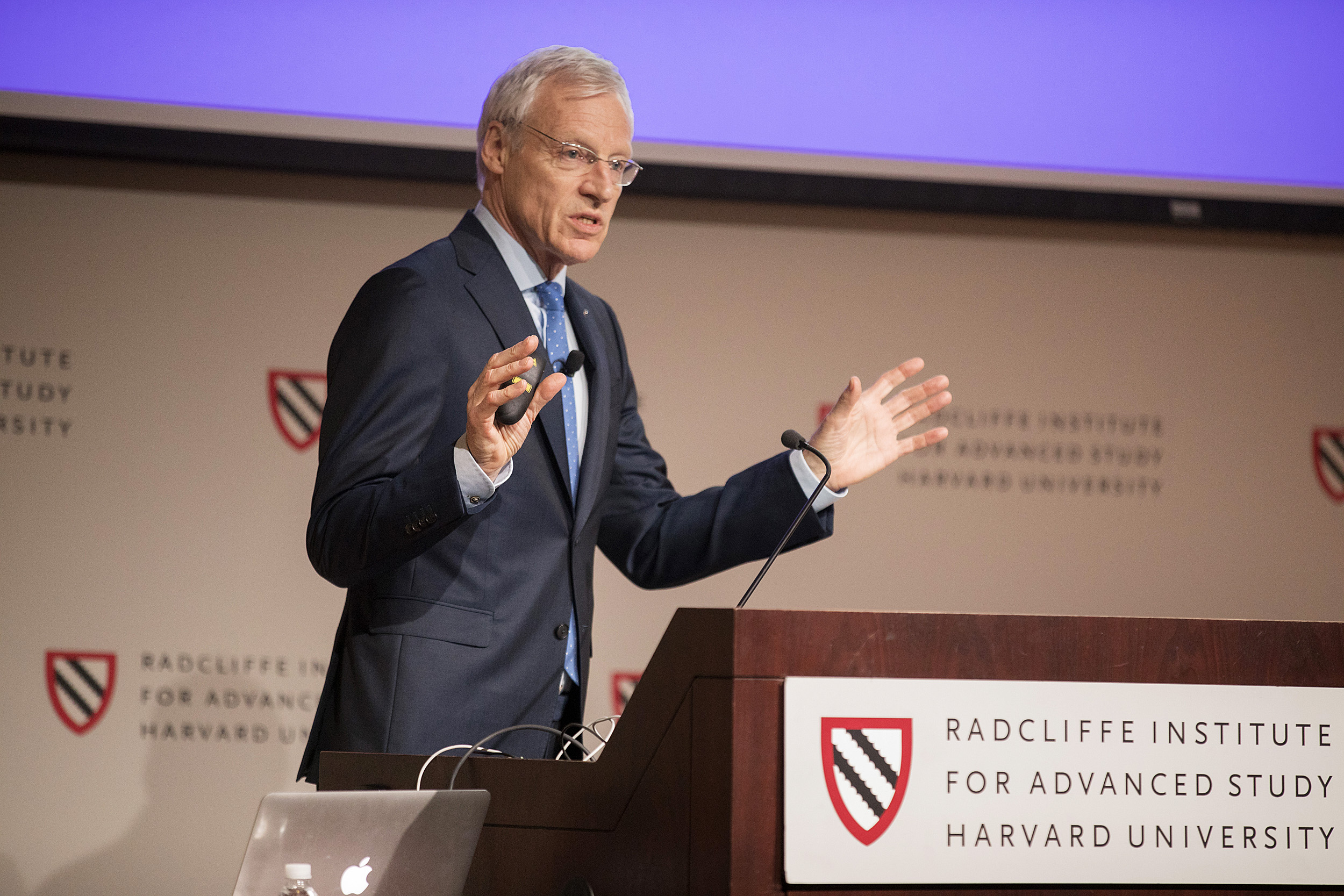 Harvard panel sees progress and challenge on Alzheimer’s — Harvard Gazette