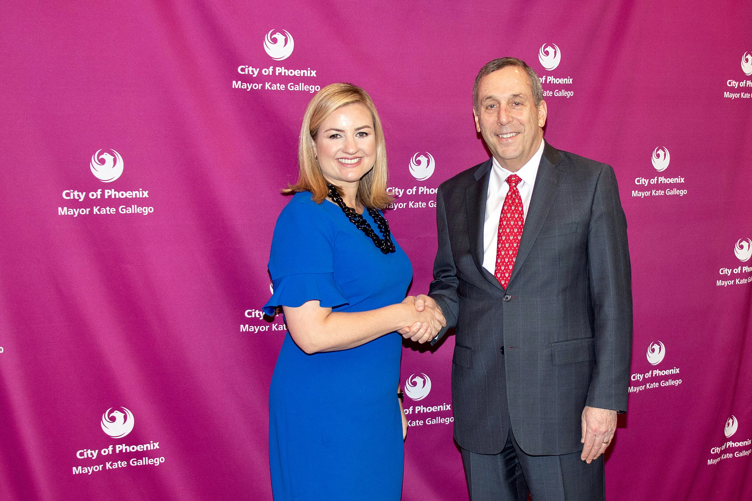Bacow stresses educational, civic partnerships during Southwest trip ...