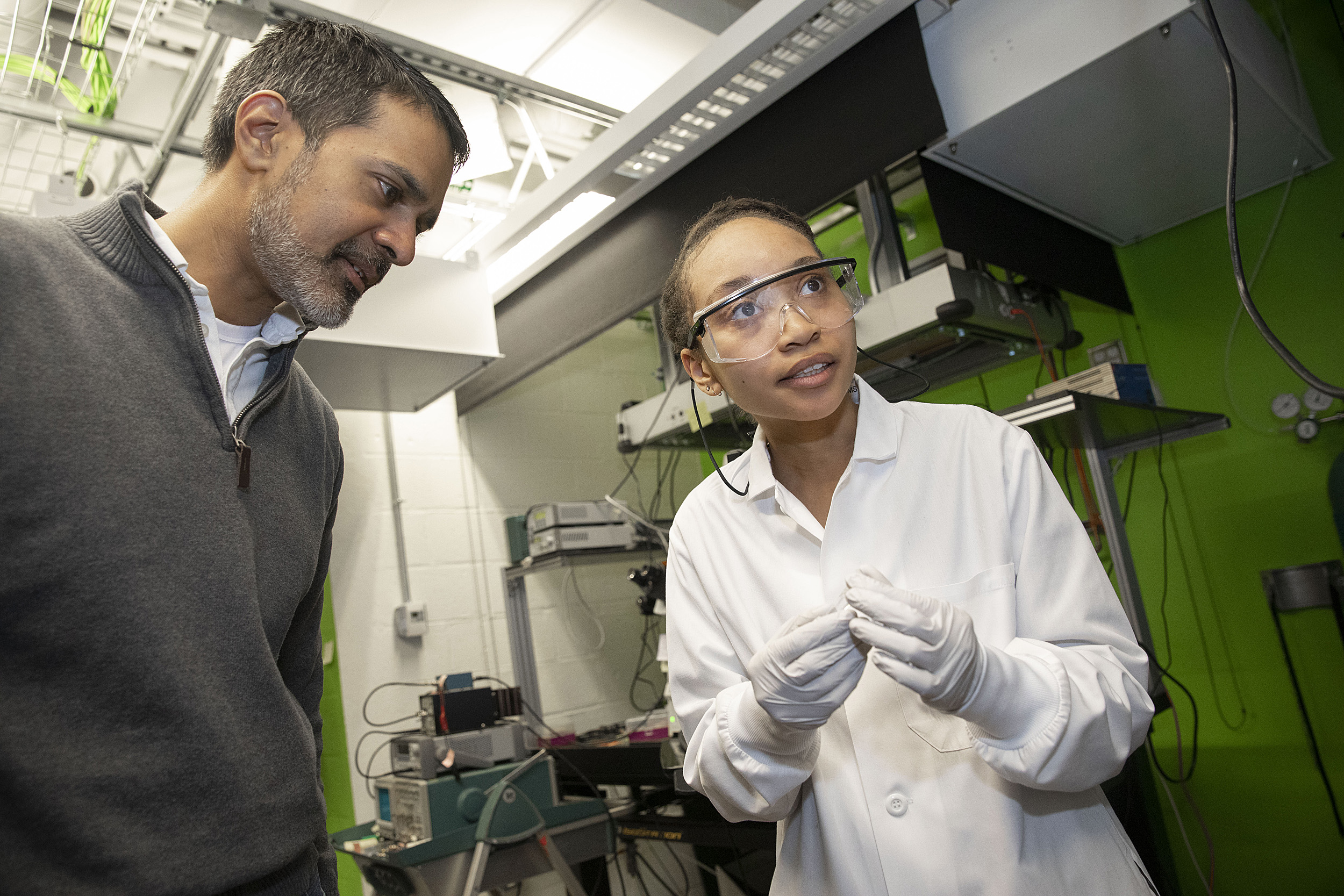 Conference encourages women of color to pursue doctorates in physics ...